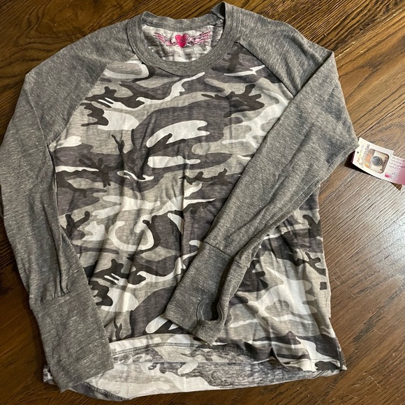 So Nikki | Shirts & Tops | Nwt So Nikki Ls Camo Shirt | Poshmark